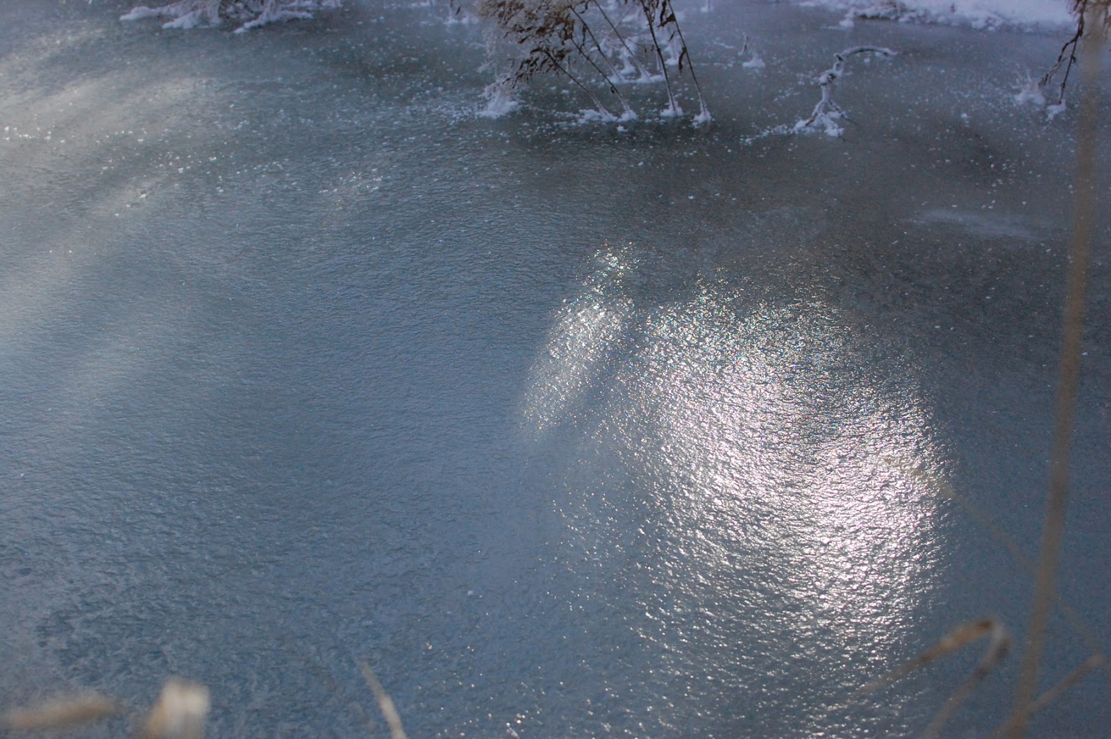 Avalanche Looms: weaving white