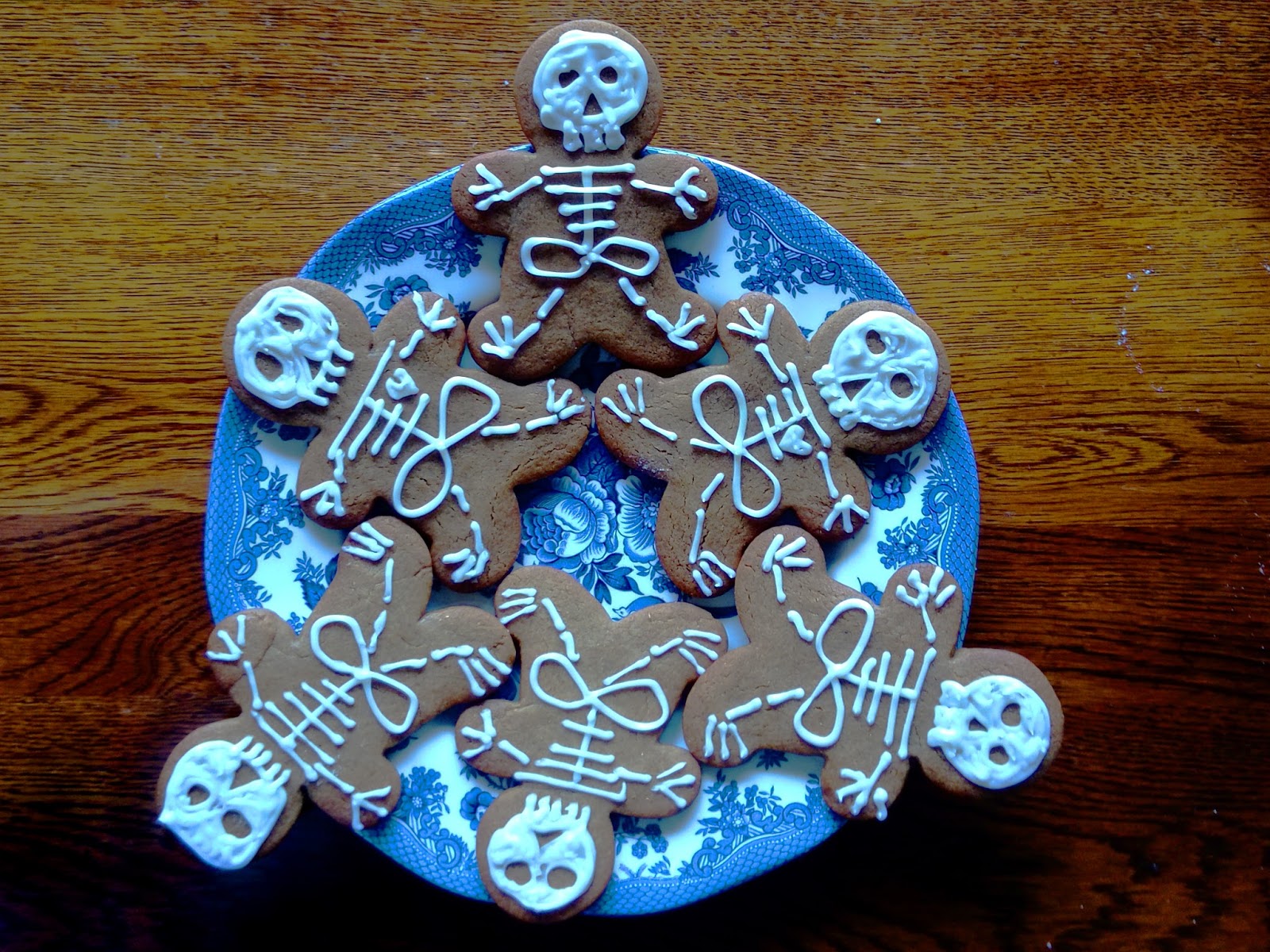 Sweetie Pie Bakes Stuff: Gingerbread Skeletons (Egg Free) with Video!