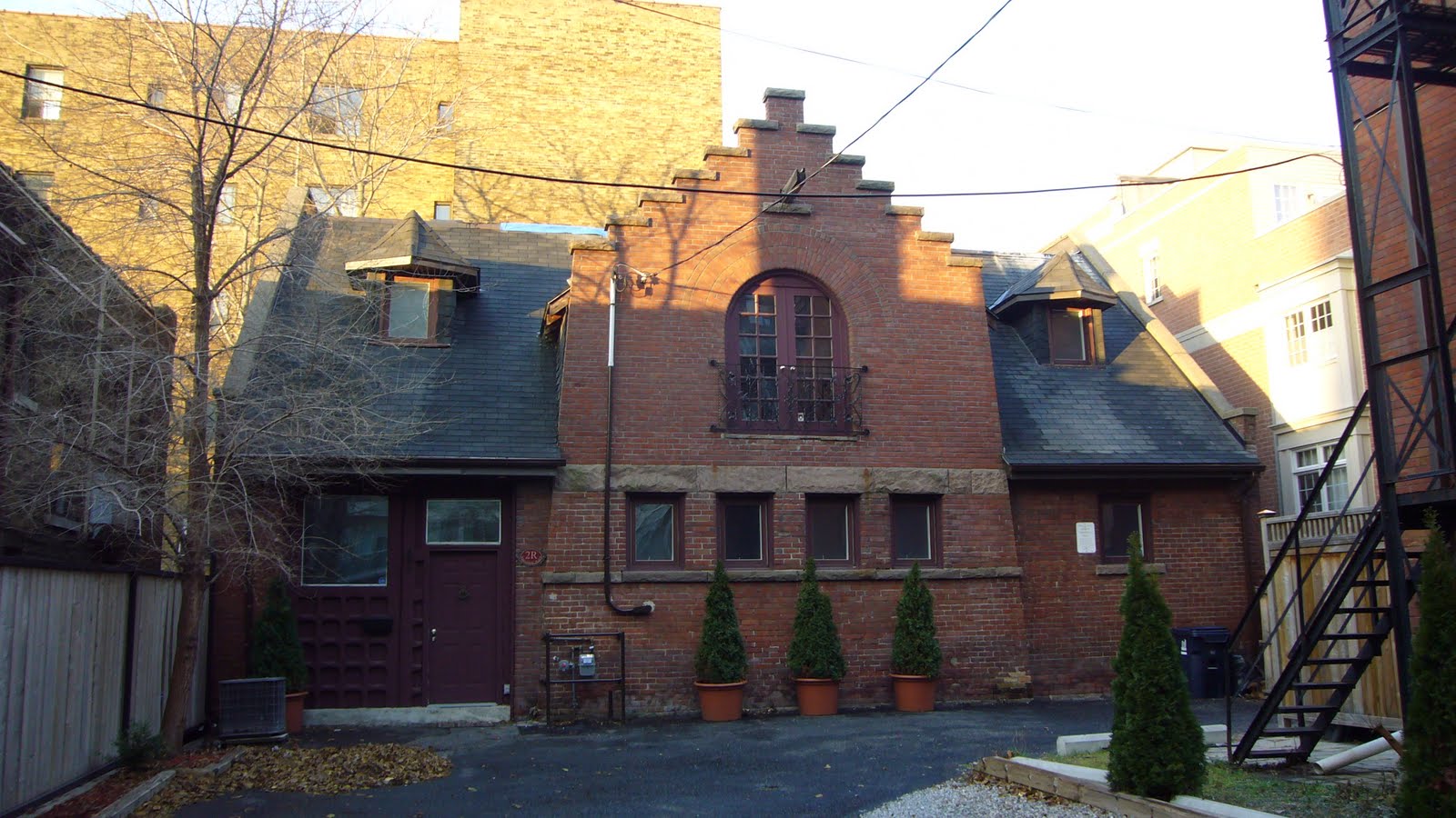 lost toronto: 2 Wellesley Place