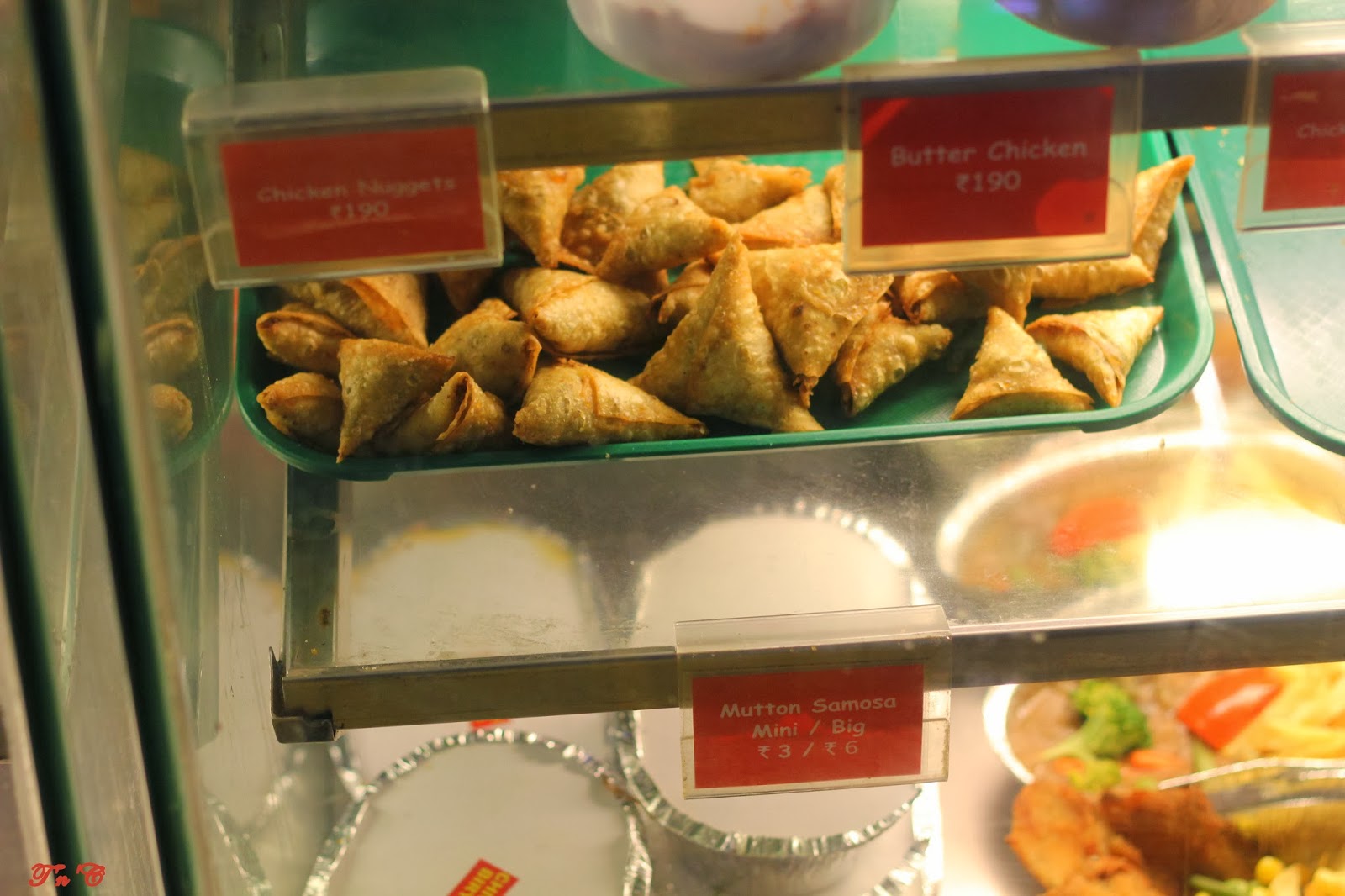 Traveledncaptured: Candies,Bandra(Mumbai)