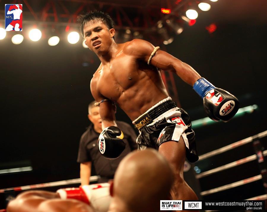 Muay Thai Boxing: Buakaw - Photo Gallery | Kickboxing | Training| Thai ...