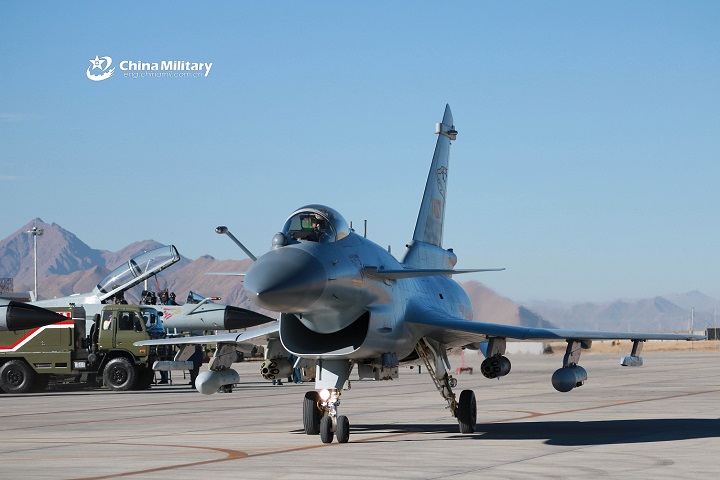 China Defense Blog: Photos of the day: 131st Aviation Brigade "J-10C ...