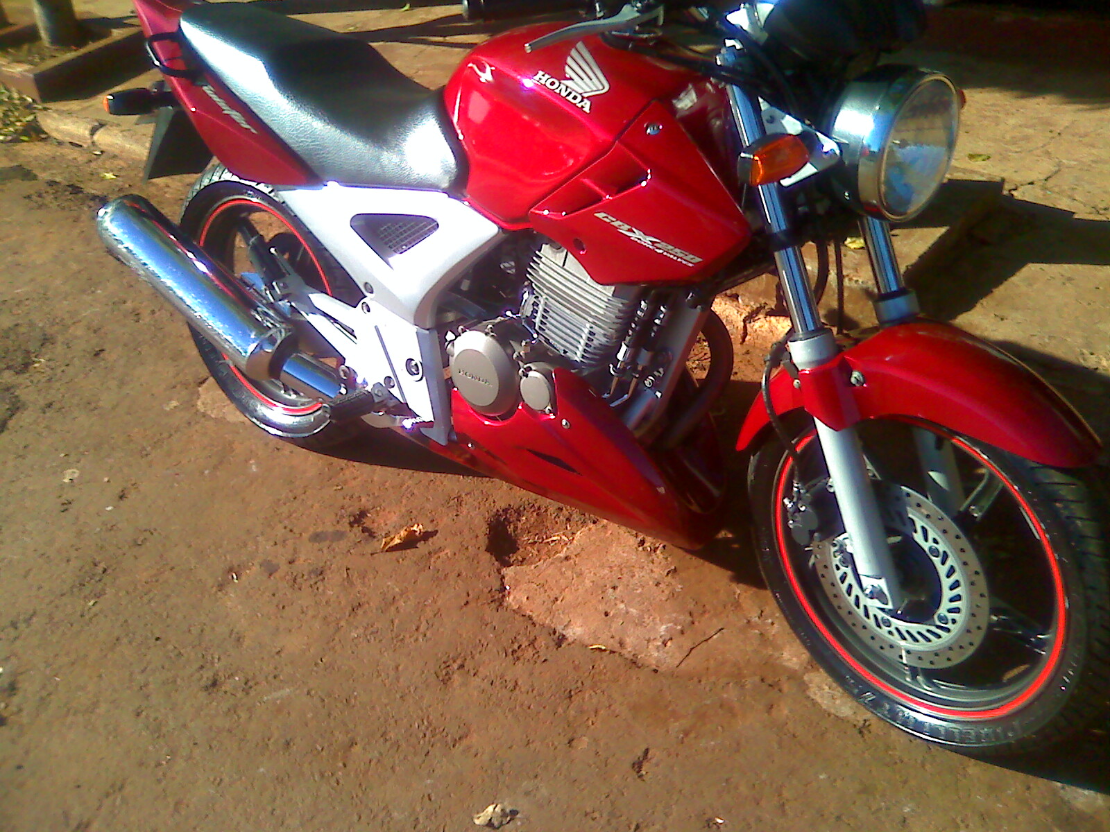 PIRE CUSTOM SPORT: HONDA CBX 250 TWISTER