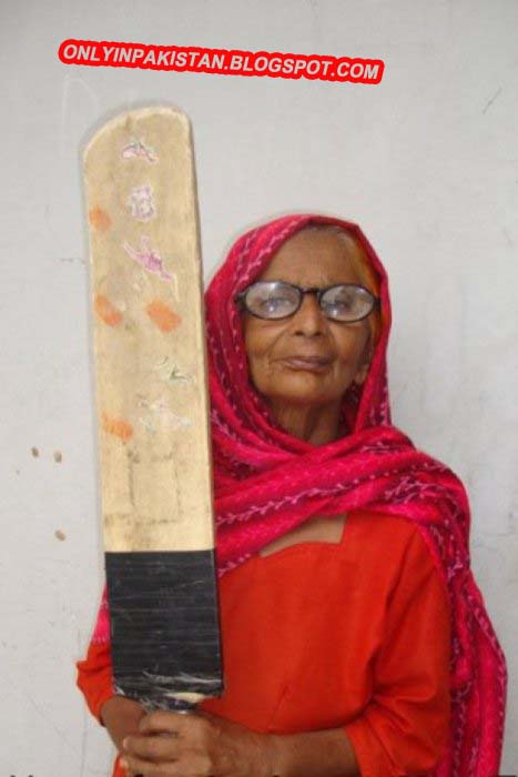 Funny old lady of Pakistan ~ Only In pakistan