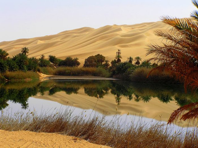 Ubari or Awbari Oasis lake Sand Sea of Fezzan, Libya ~ Great Panorama ...