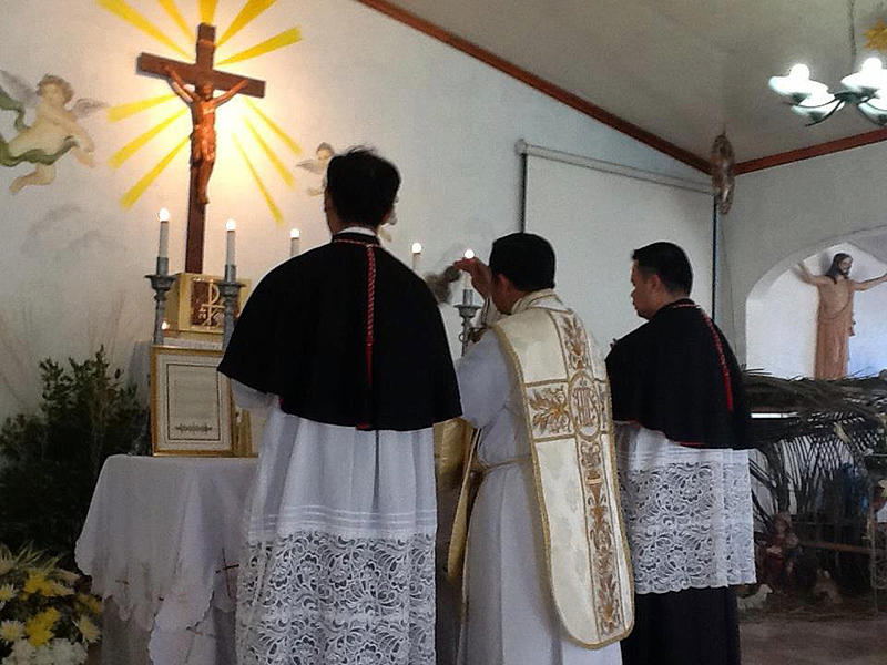 CATHOLICVS: Santa Misa tradicional oficiada desde Adviento en la ...