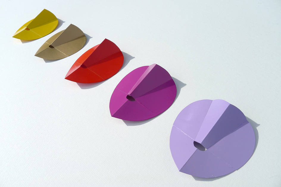 noseflute.org: Paper nose flute template by Susumu Yasuda