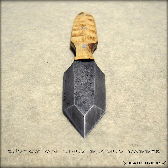 BLADETRICKS: GLADIATOR... MINIME VERSION