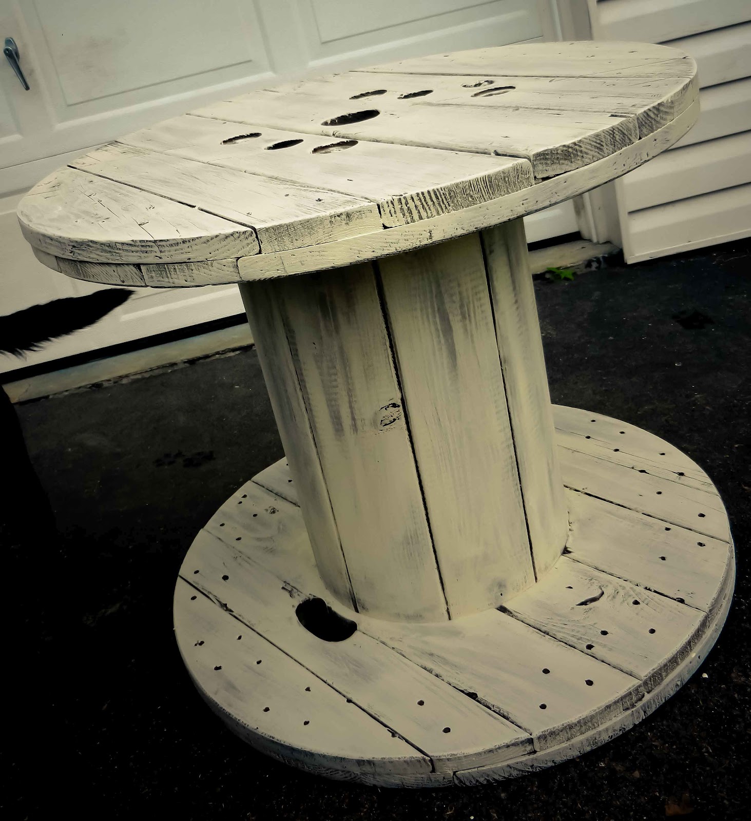 Artistic Icing: Wooden Spool End Table ... my latest DIY idea from ...