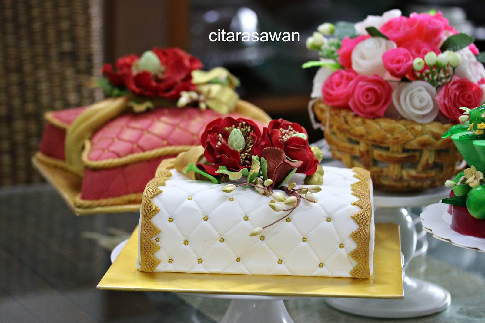 Fondant Banji Roll - Putih & Emas - Husna ~ Must Read!