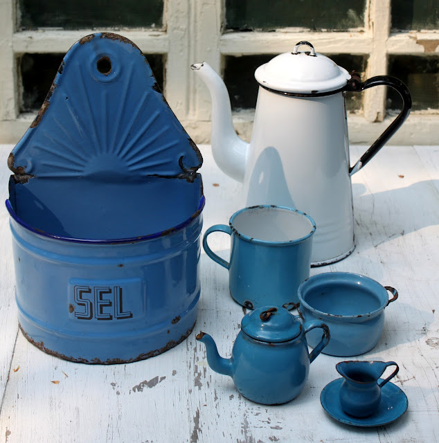 52 FLEA: Little Bits of Blue Enamelware