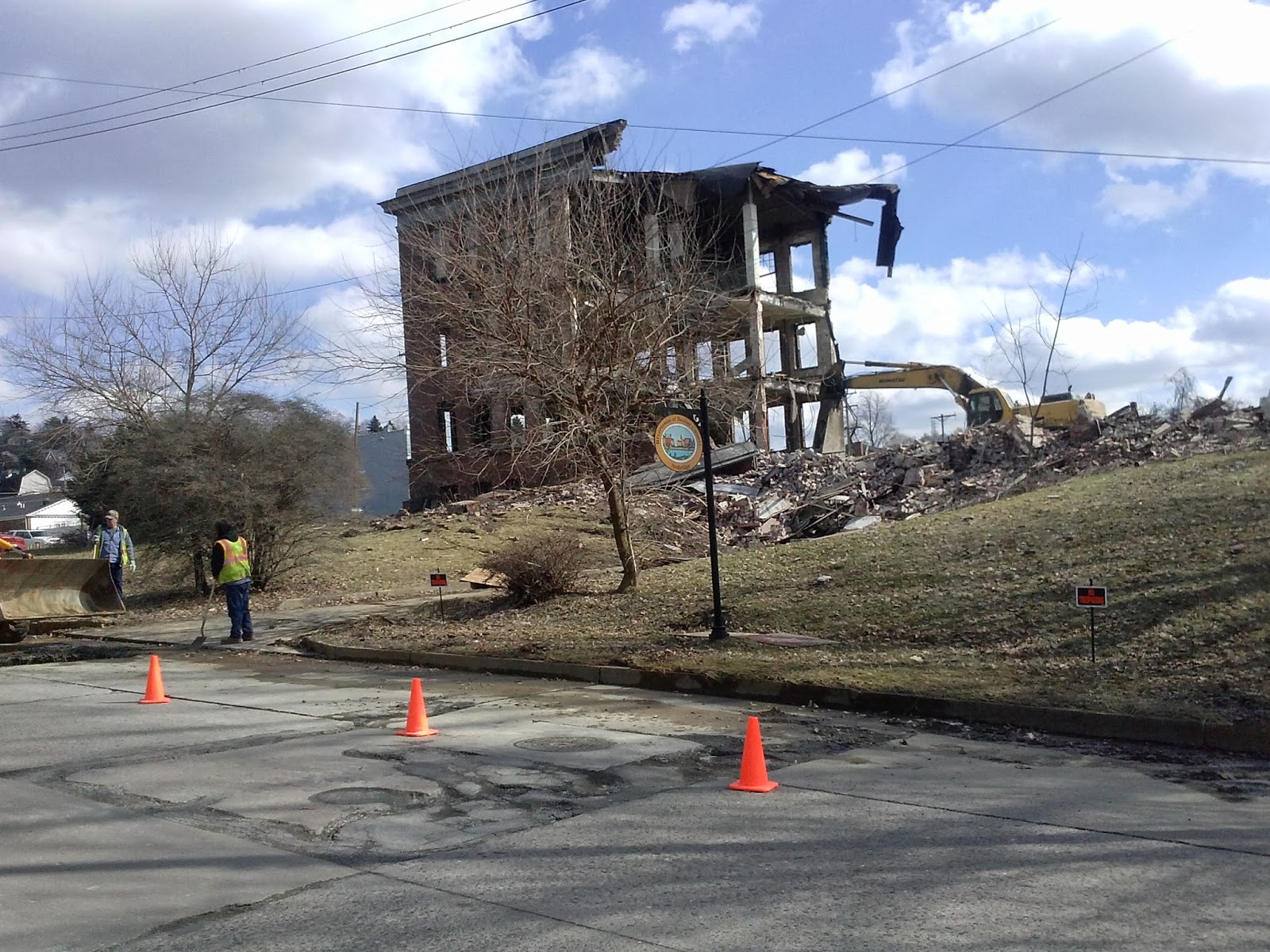 Ambridge Memories: The American Bridge office building: going...gone! Ambridge Memories: The American Bridge office building: going...gone!