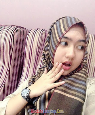 42 Foto Cewek Cantik Berjilbab Pas Banget Di Jadiin Istri
