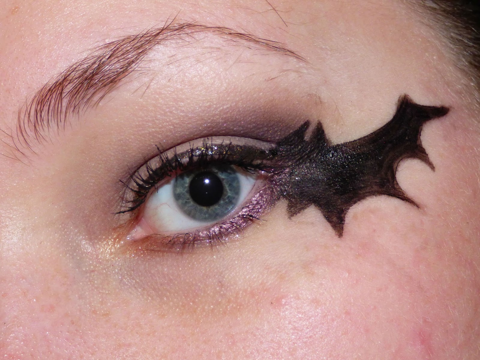 Halloween Bat Wing Eyeliner Tutorial