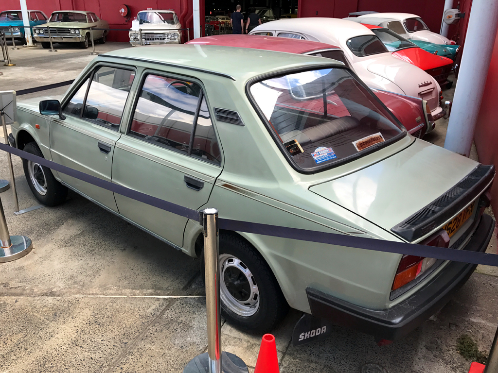 80sHERO: Czech it out! The 1989 Škoda Estelle Two 120L...