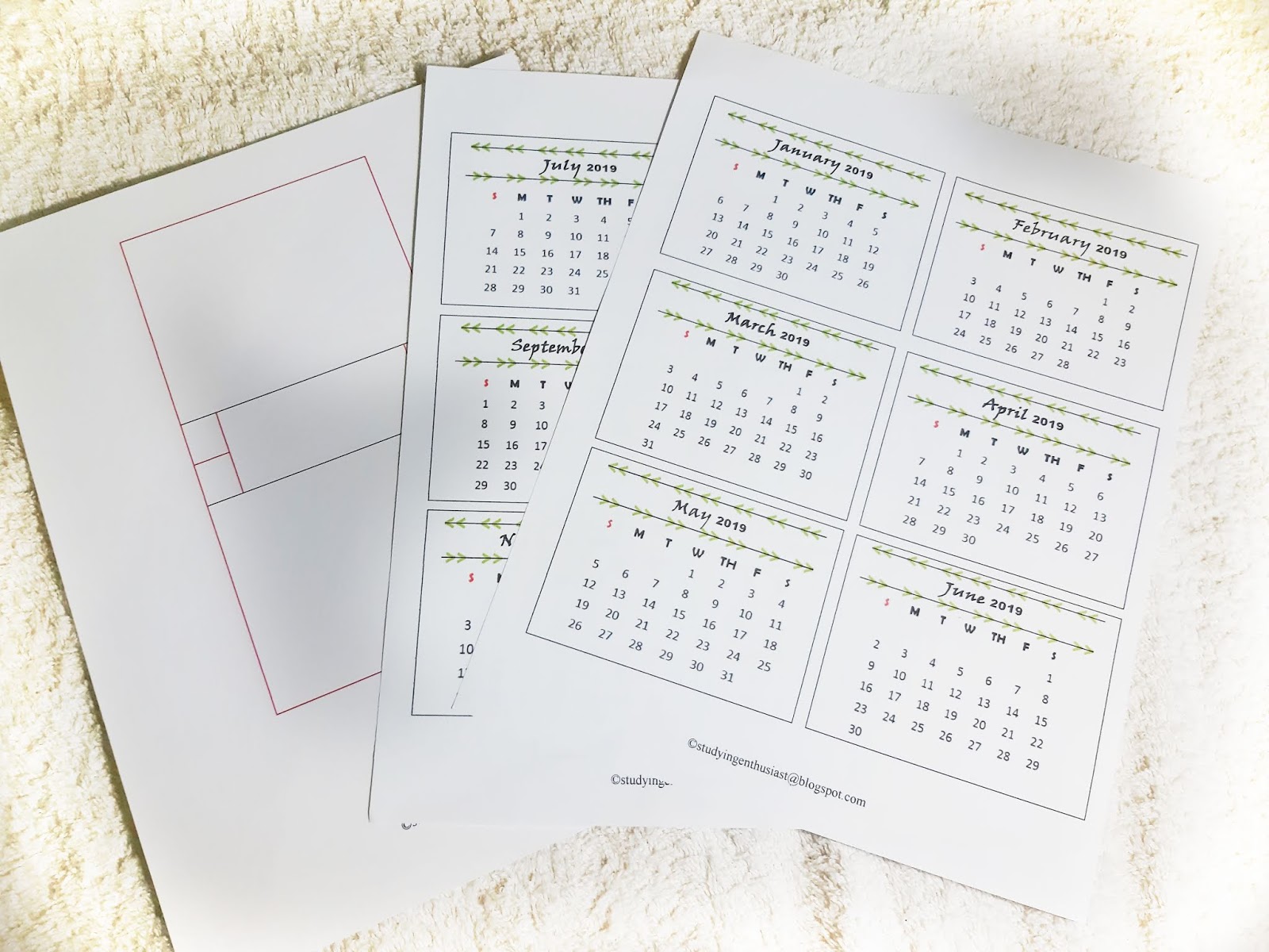 DIY Calendar Stand Tutorial + Free Printable