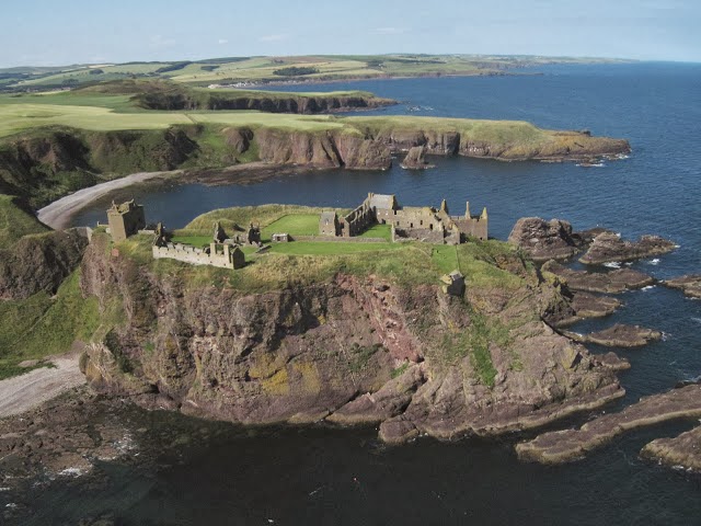Dunnottar Castle Scotland | NATURE OF THE WORLD