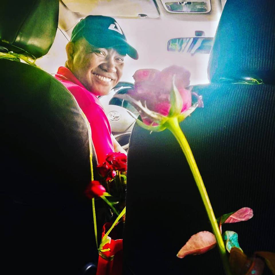 This taxi driver goes viral for sweet gesture to passengers