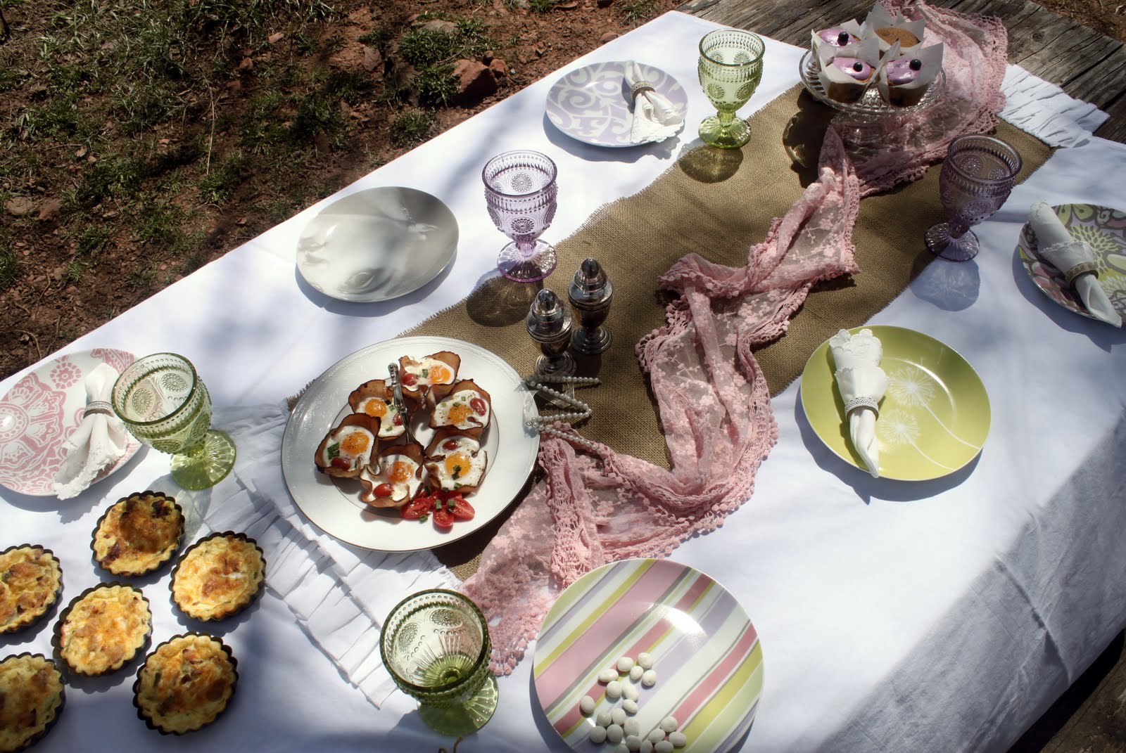 Moore Minutes: Romantic Mountain PICNIC BRUNCH