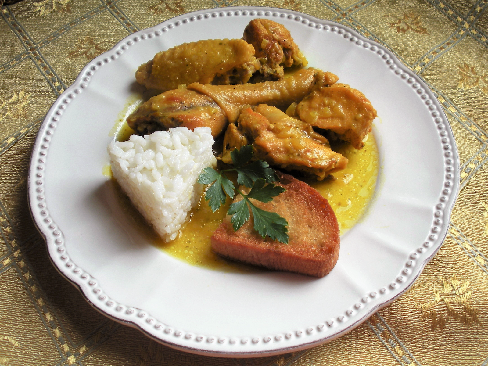 Aquí se cocina: Gallina o pollo al azafrán