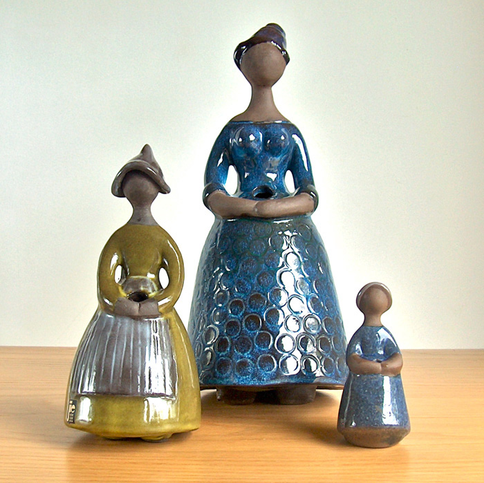 Potshots: Elsi Bourelius Jie flower girls from Sweden. Bye-bye ladies.