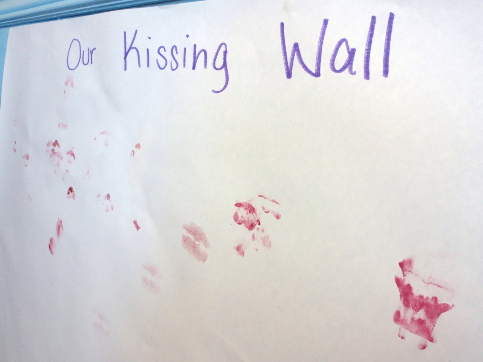 Princesses, Pies, & Preschool Pizzazz: Our Kissing Wall