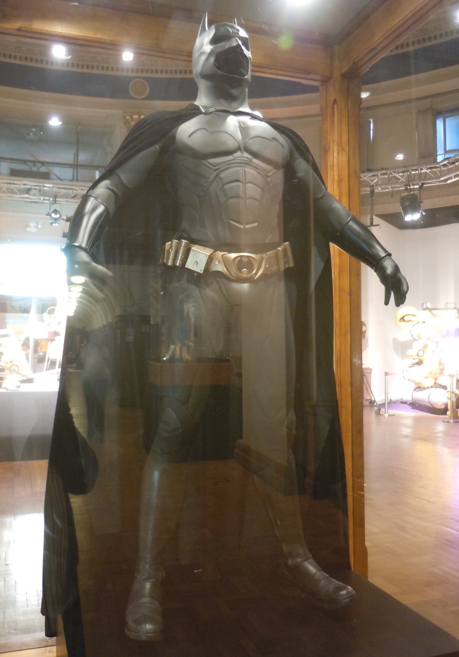 Hollywood Movie Costumes and Props: Christian Bale's Bat-Suit from ...