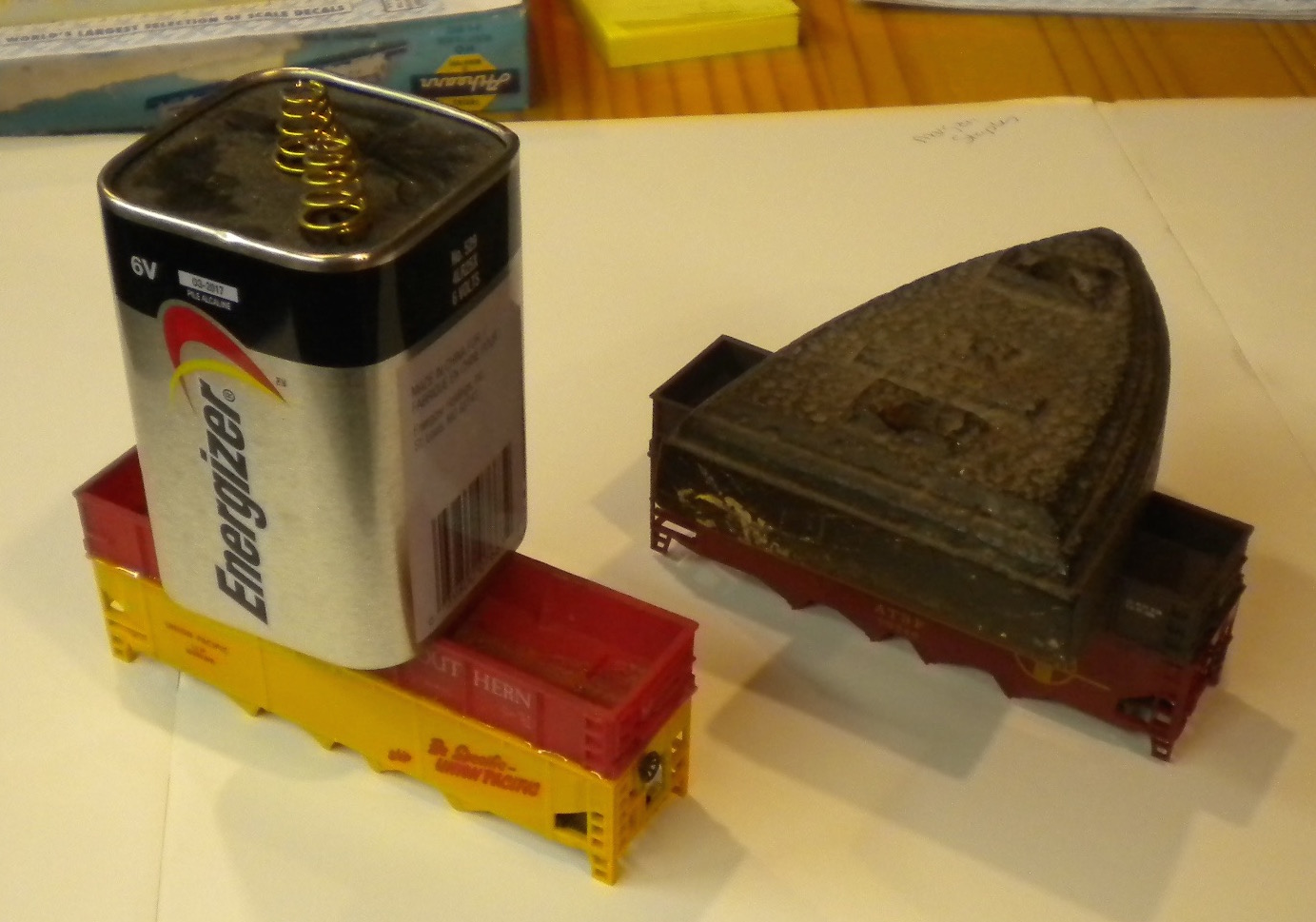 The Model Railroad Luddite: Wood chip hoppers