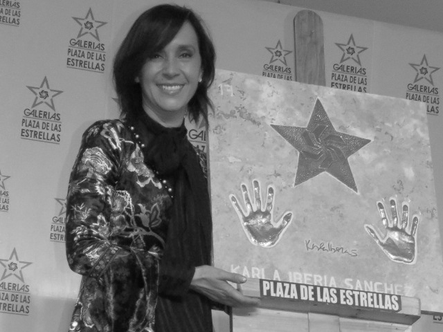 internautaSOY: KARLA IBERIA SANCHEZ DEVELO LAS HUELLAS DE SUS MANOS EN ...