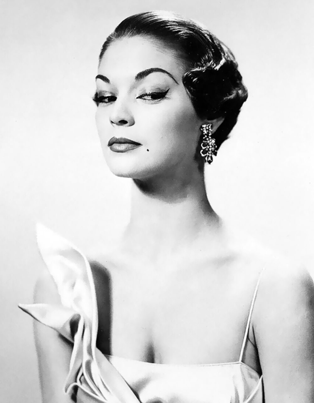 40 Stunning Black and White Photos of Jean Patchett, a Model Who Helped Define the 1950s ...
