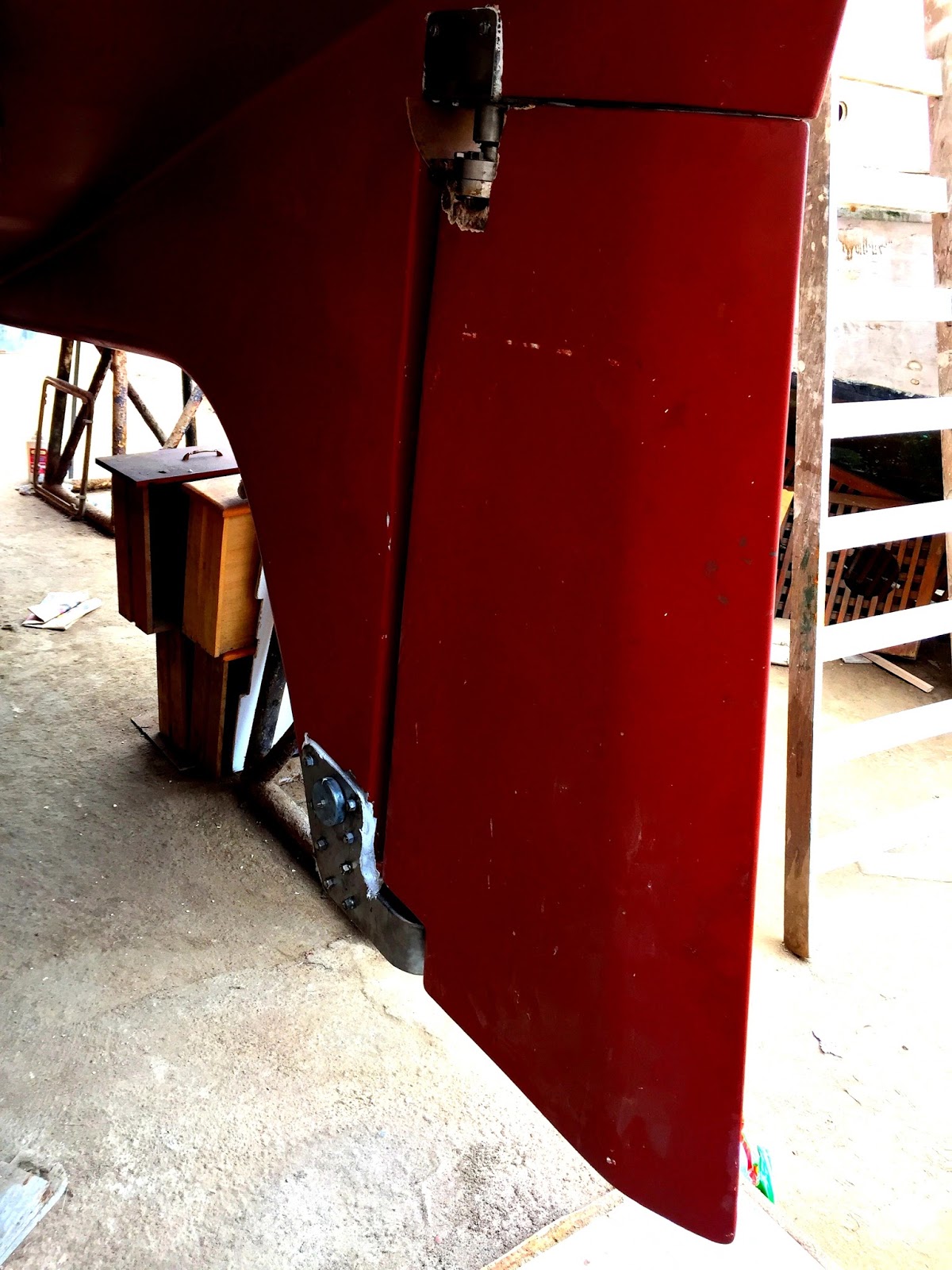 Triple support rudder system