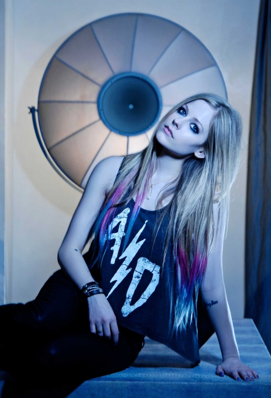 ': Avril Lavigne - Novo photoshoot para Abbey Dawn