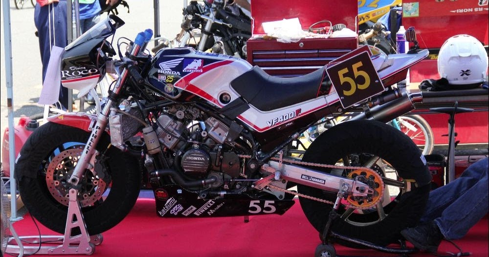 ROAD RIDER: HONDA VF400F TOT Racer