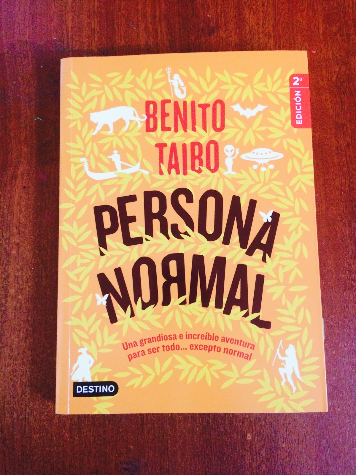 Llaves Literarias: Reseña: Persona Normal