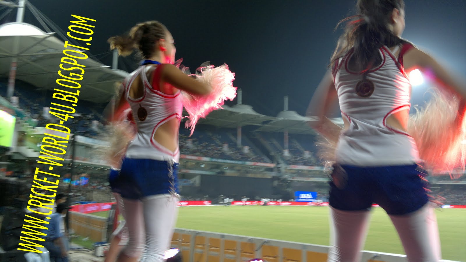 IPL CHEER GIRLS PHOTO - ROYAL CHALLENGERS BANGALORE