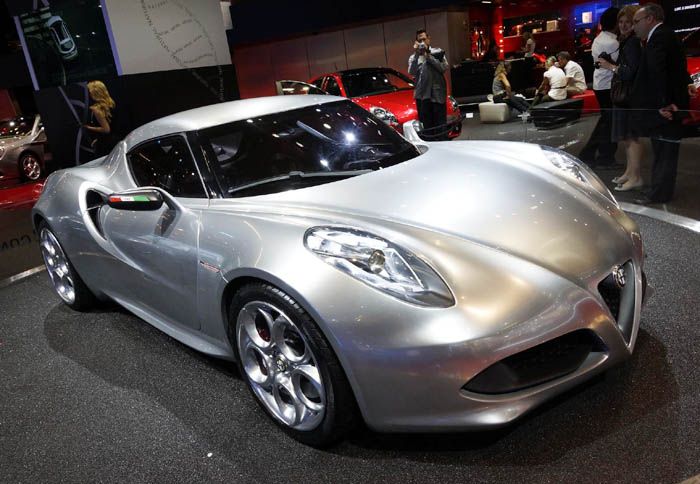 Alfa Romeo Giulia και 4C Spider - Καναπεδάτος