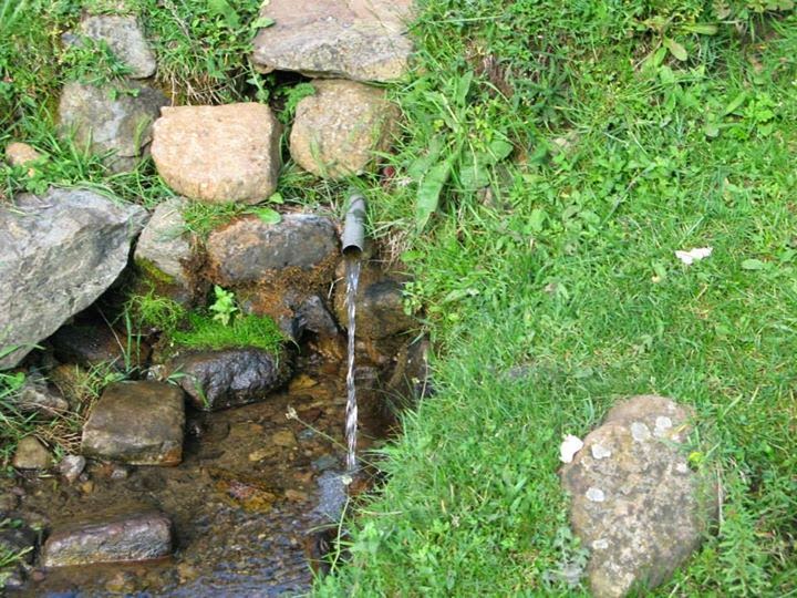 Lura herë Shtet,herë Kryeqytet,herë Mbret,herë për vete,gjithmonë për ...