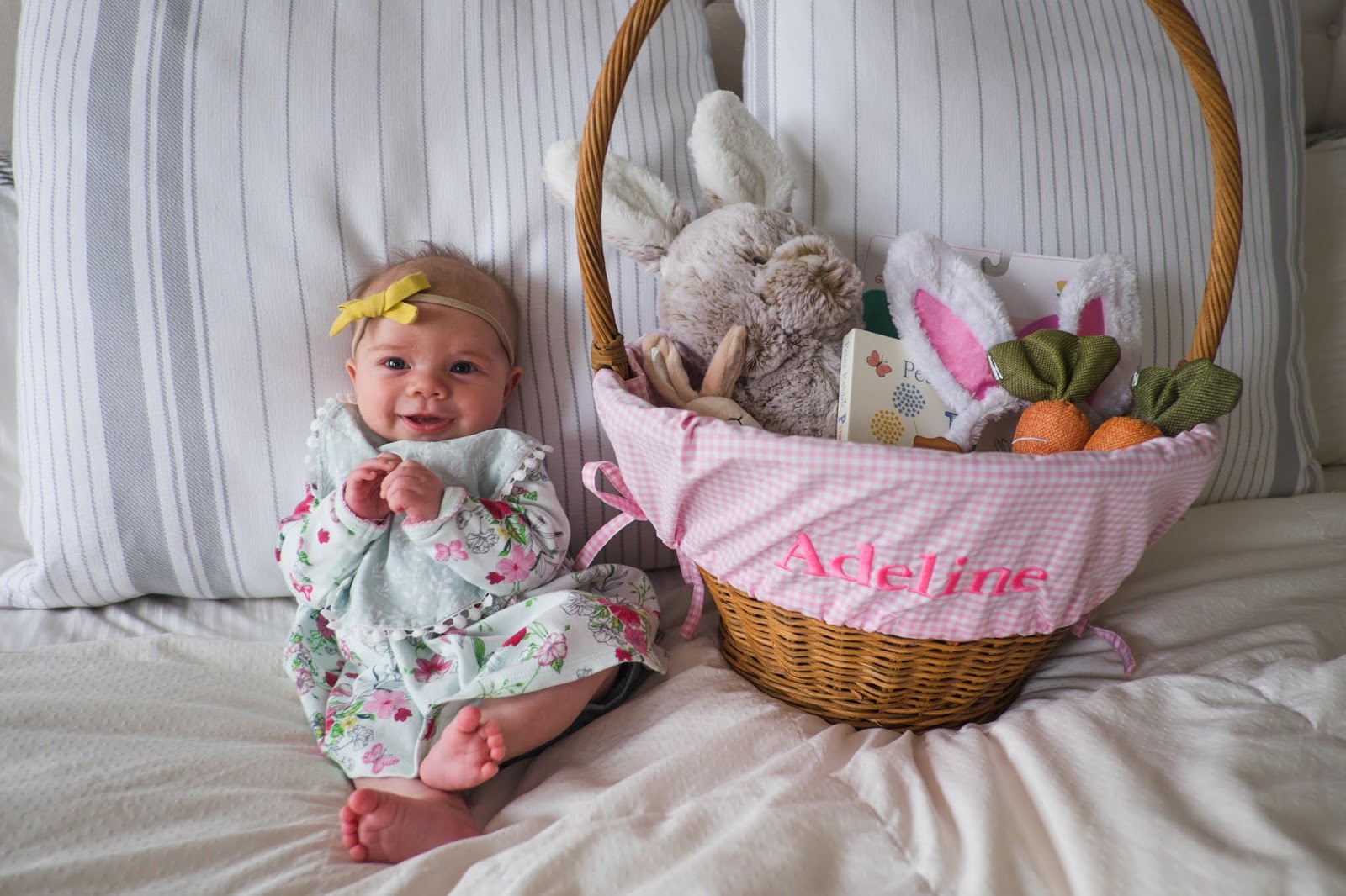 Domestic Fashionista: Baby Girl's First Easter Photos
