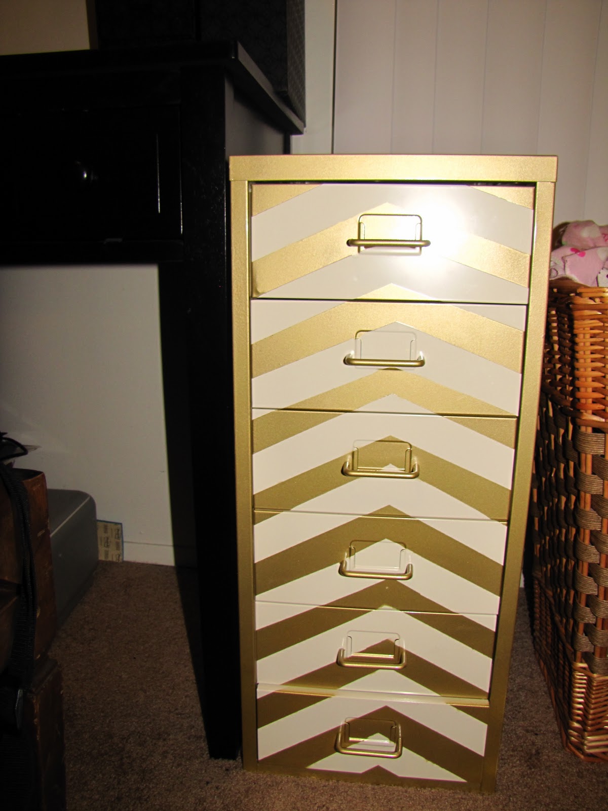 DIY: Ikea Helmer Hack