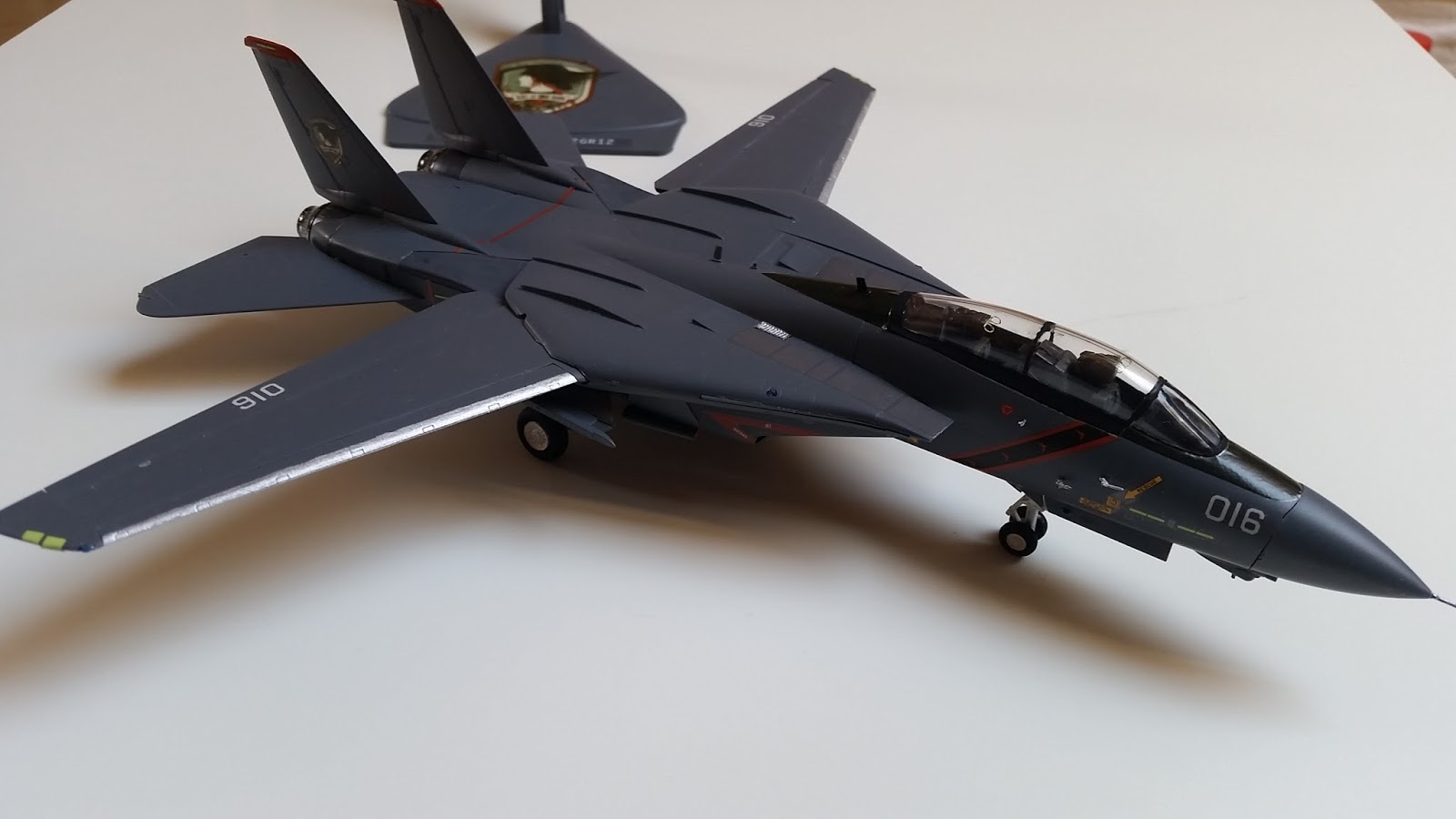 Grand Theft Airstrike: Hasegawa F-14A Tomcat "Razgriz" in 1/72 [Review]