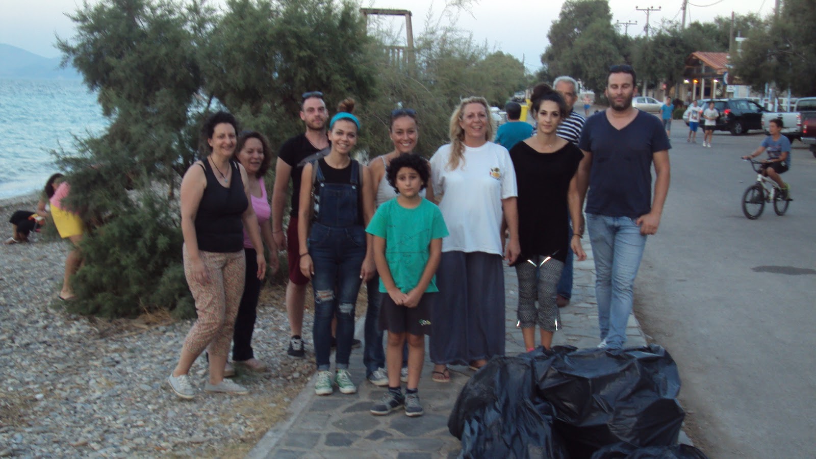 Ωρωπός Απ...όψεις: ΚΑΘΑΡΙΣΜΟΣ ΚΑΙ ΕΞΩΡΑΙΣΜΟΣ ΤΗΣ ΠΑΡΑΛΙΑΣ ΒΑΡΝΑΒΑ ΔΗΜΟΥ ...
