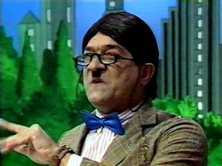 SORRIA GENTE: Rony Rios (Ronald Rios) e seu personagem: Explicadinho