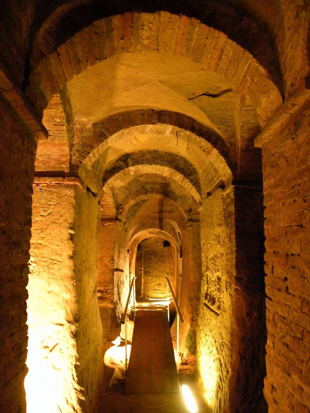 Trekking urbano alla scoperta delle bellezze e dei segreti di Osimo ...