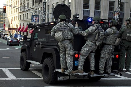 Sinking Fastball: How many SWAT teams are at the Boston bombing suspect ...