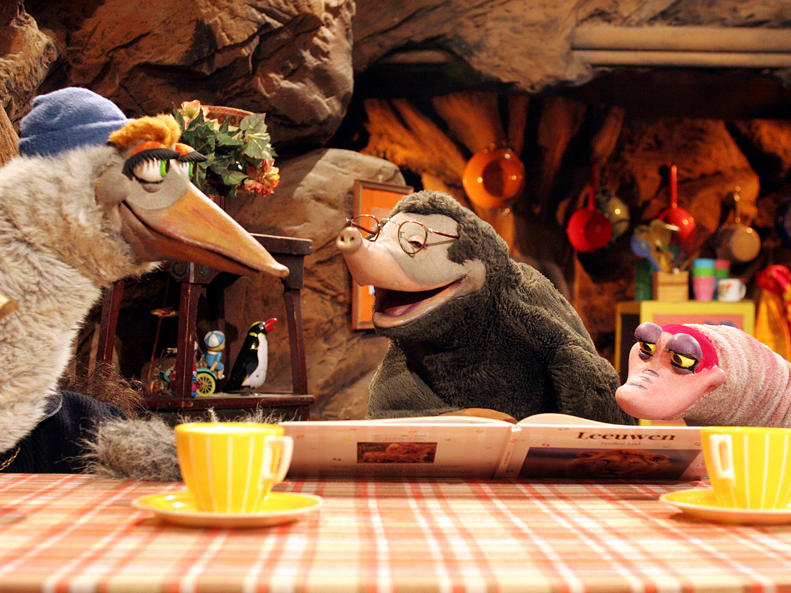 Oliebolletje: Moffel en Piertje helpen de kok