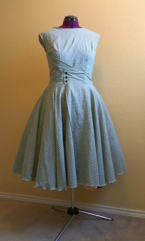 Aux Belles Choses: The Walkaway Dress - Retro Butterick 4790