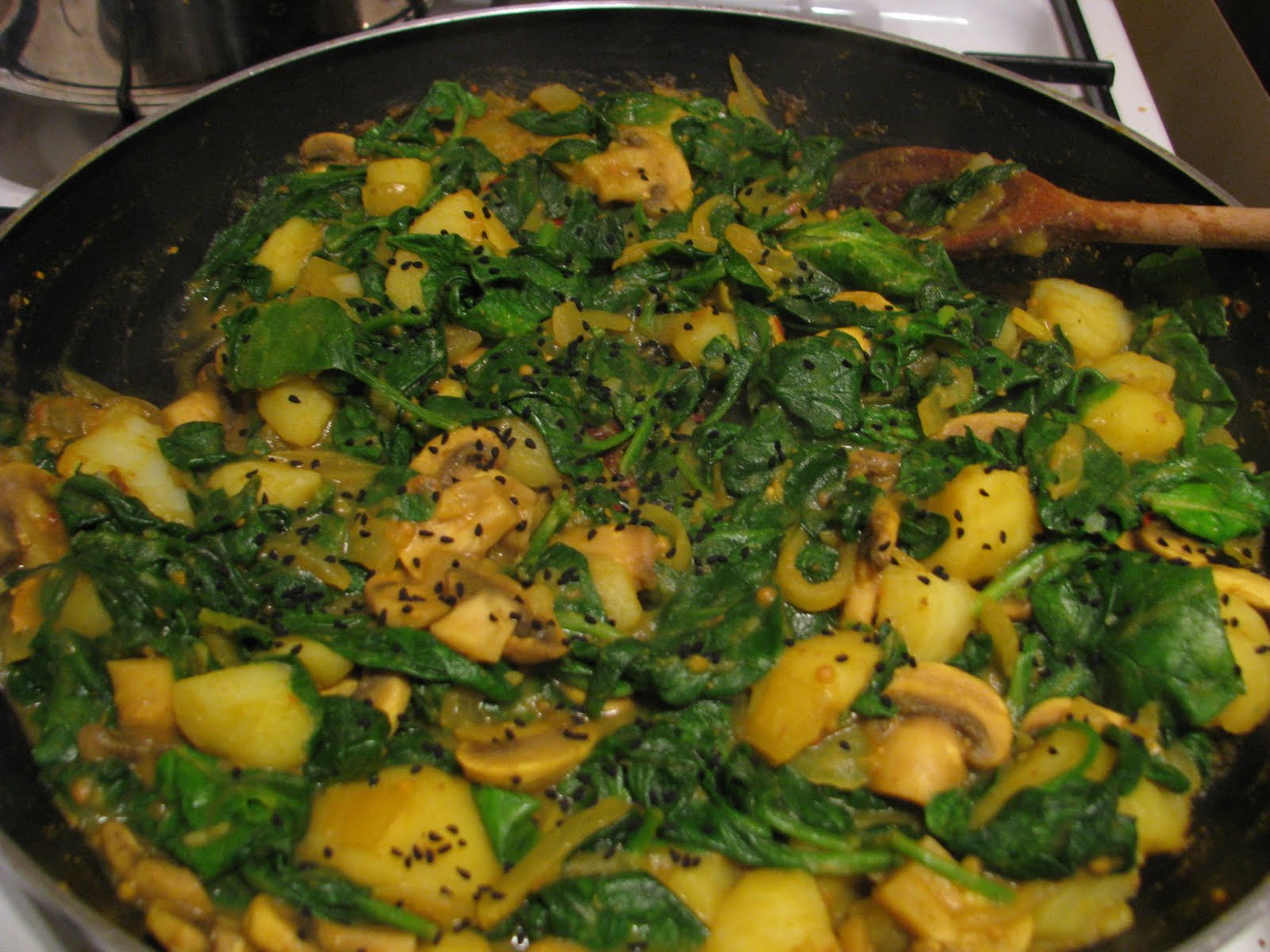 BEST FOOD RECIPES IN SRI LANKA: Pototoes with Spinach(Ala saha Nivithi ...