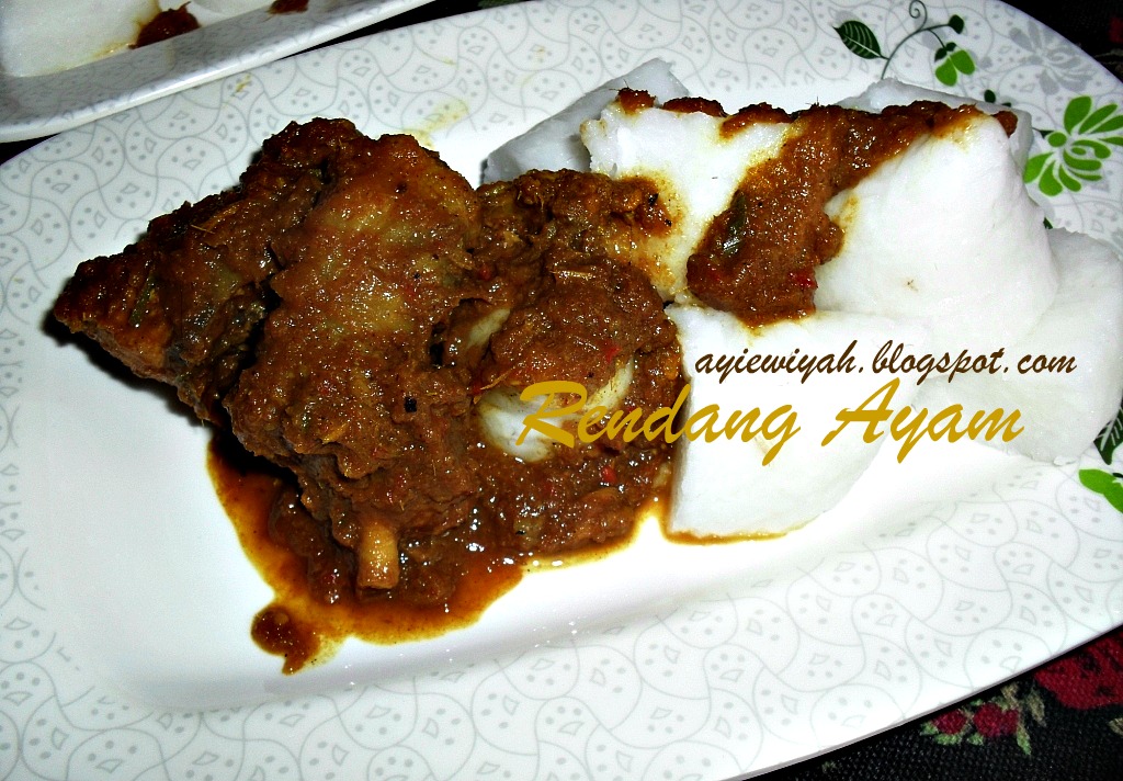 :: Seindah Bicara Sesedap Rasa ::: Rendang Ayam Pencen & Nasi Impit