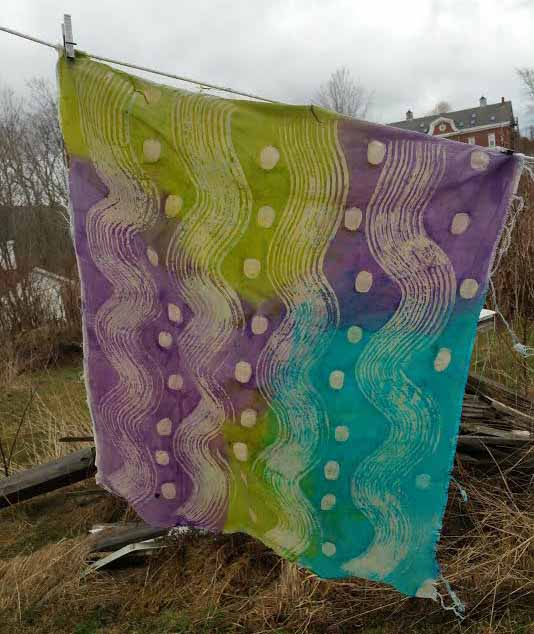 sew sew art: More batik and de con silk screening
