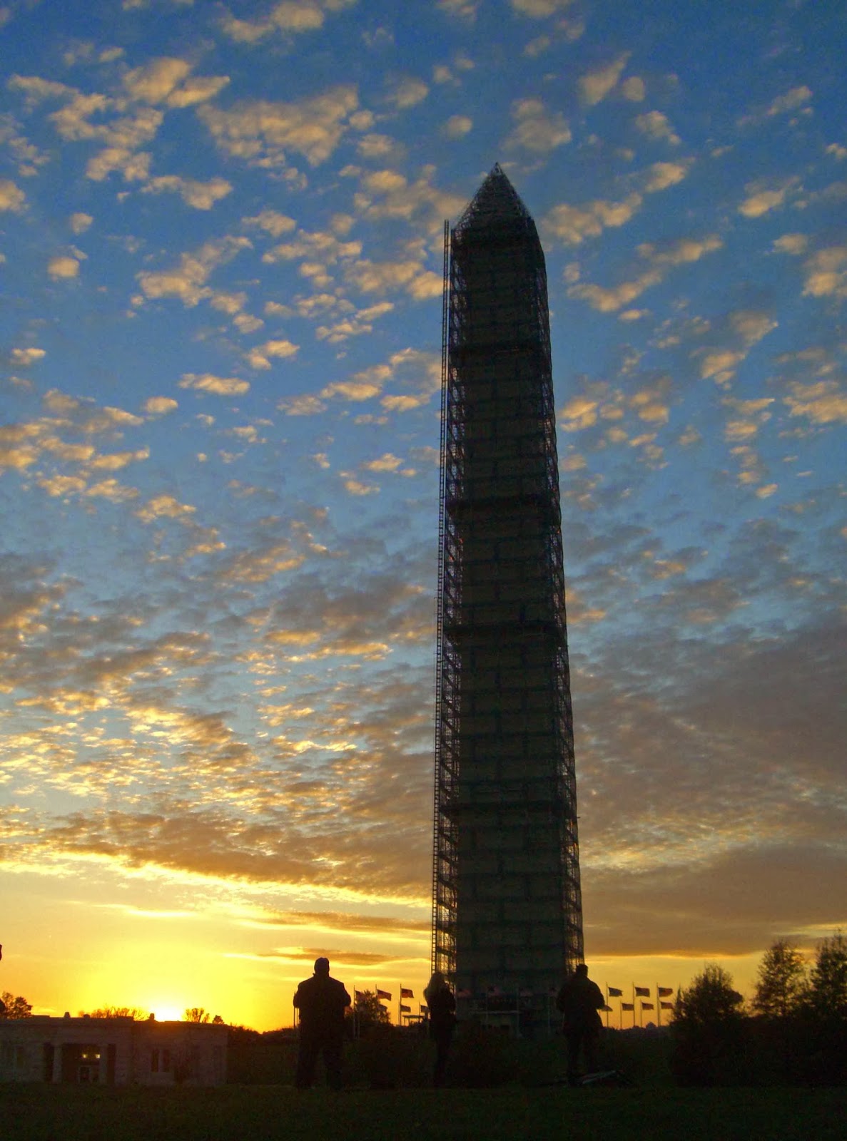 Picture of the Week: Washington Monument In the Setting sun